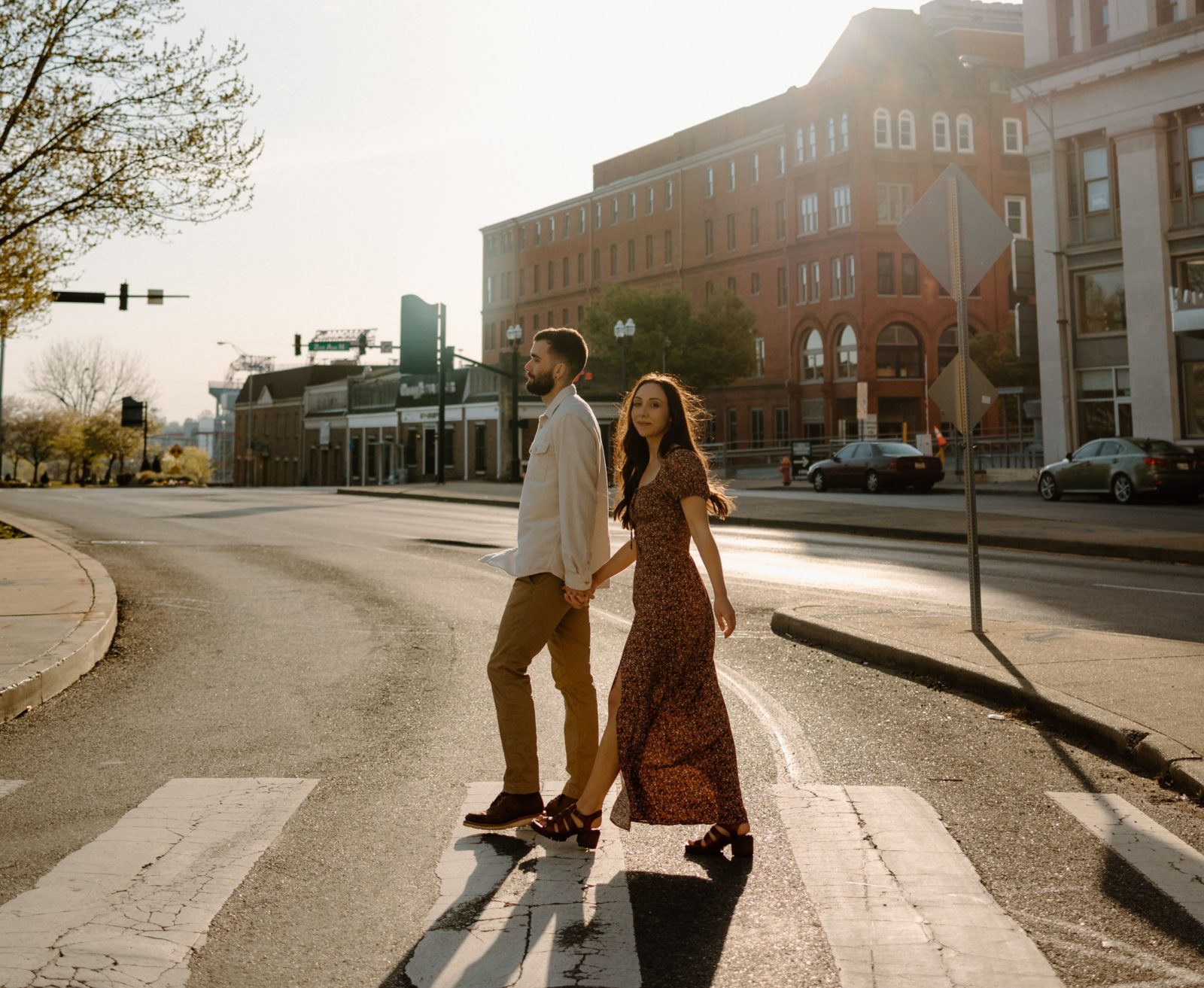 Downtown Nashville Sunrise Engagement - https://nicoleleniakiser.com