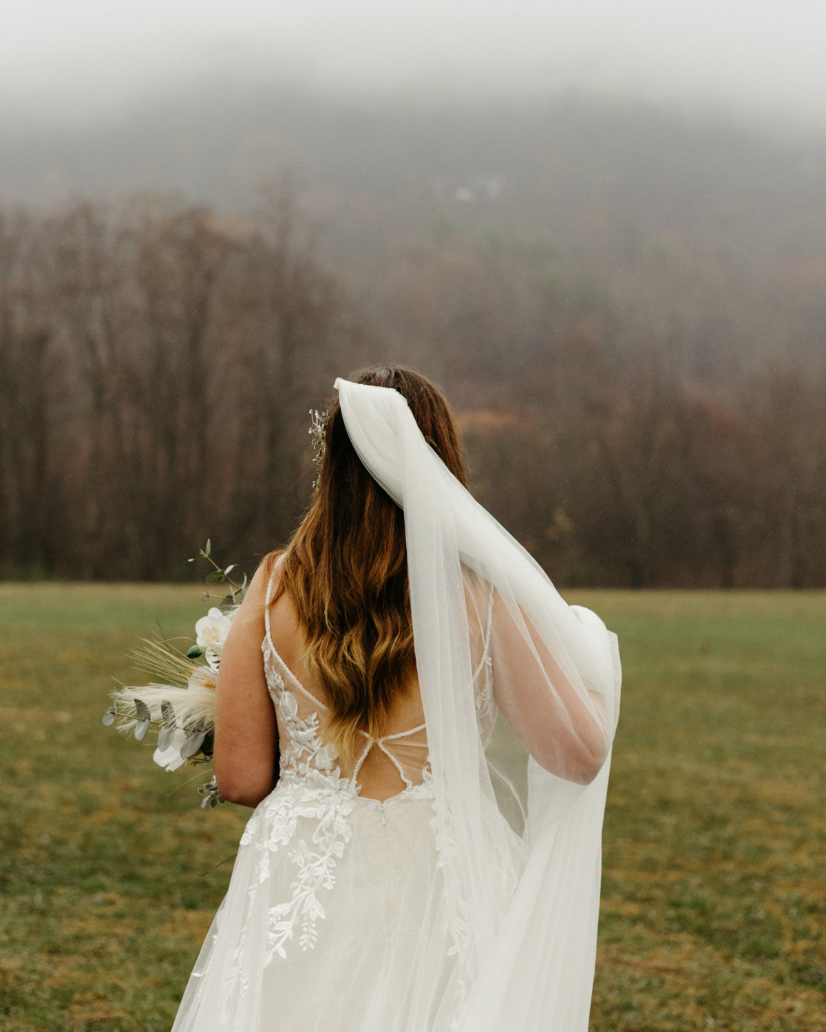 The 5 Best Places to Elope in Tennessee - https://nicoleleniakiser.com